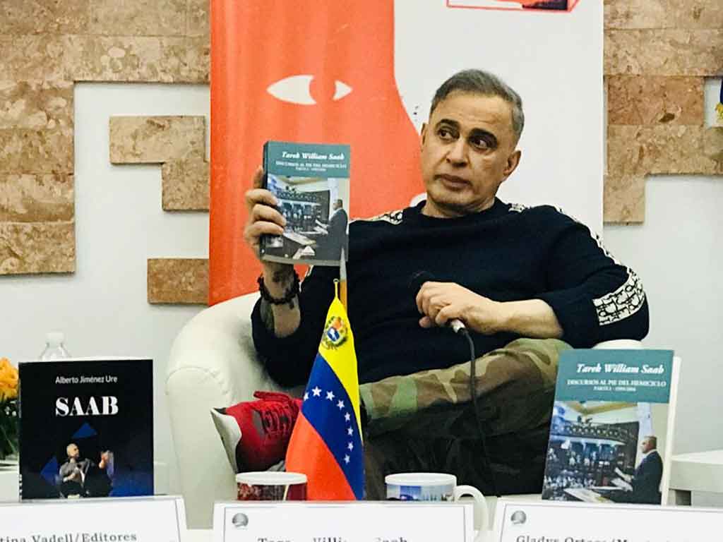 Tarek William Saab presentó en Cuba "Discursos al pie del hemiciclo" - La Radio del Sur