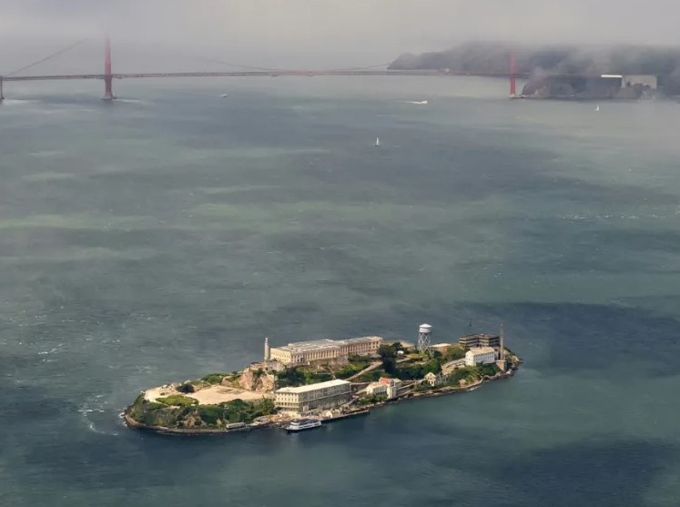 Trump ordena la reapertura de la prisión de Alcatraz - La Radio del Sur